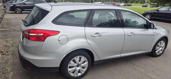 Pelēks Ford Focus 2017 Kupiškis, ar dzinēja tilpumu 1.00 L un nobraukumu 164 tūkst. km par 3900 €, foto 5 vietnē AUTOMOTO.COM.LV