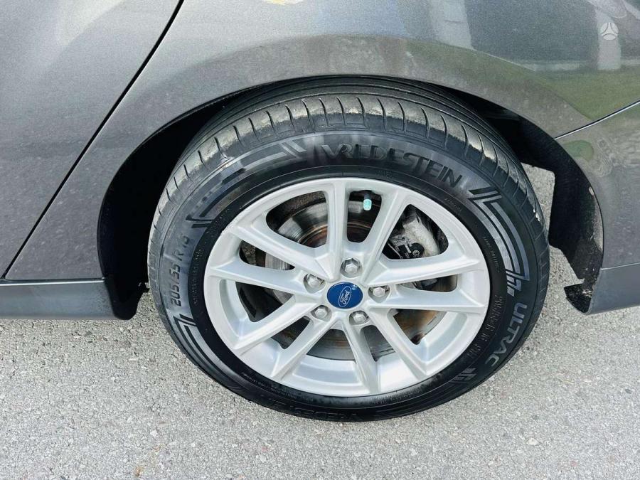 Grey Ford Focus 2017 in Prienai, with an engine capacity of 1.00 L and mileage of 215 thousand km for 4299 €, photo 25 on AUTOMOTO.COM.LV