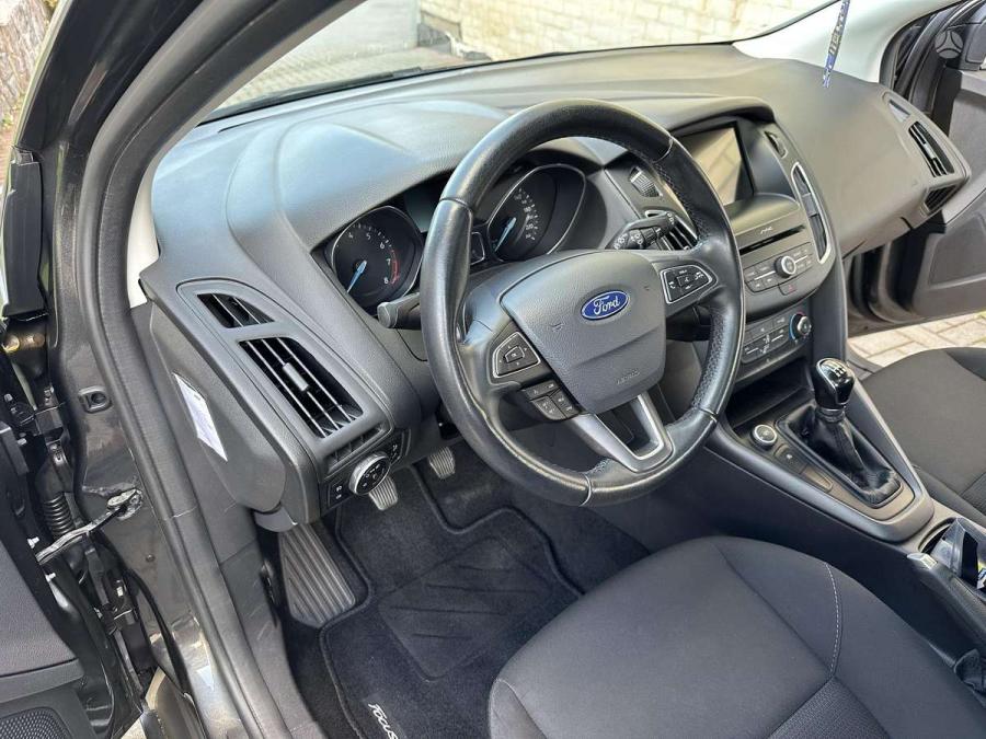 Grey Ford Focus 2017 in Prienai, with an engine capacity of 1.00 L and mileage of 215 thousand km for 4299 €, photo 27 on AUTOMOTO.COM.LV