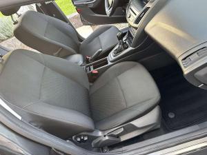 Grey Ford Focus 2017 in Prienai, with an engine capacity of 1.00 L and mileage of 215 thousand km for 4299 €, photo 38 on AUTOMOTO.COM.LV