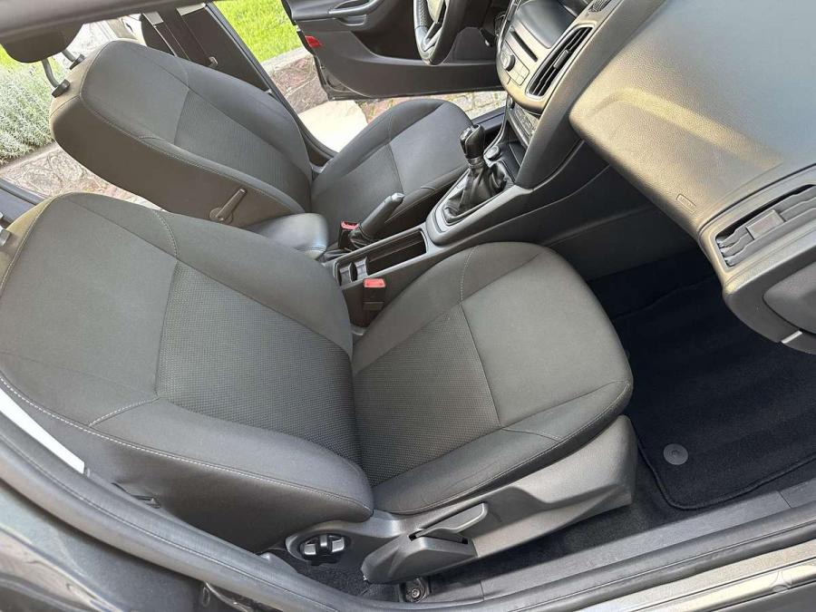 Grey Ford Focus 2017 in Prienai, with an engine capacity of 1.00 L and mileage of 215 thousand km for 4299 €, photo 38 on AUTOMOTO.COM.LV