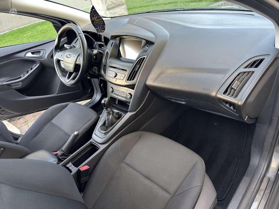 Grey Ford Focus 2017 in Prienai, with an engine capacity of 1.00 L and mileage of 215 thousand km for 4299 €, photo 40 on AUTOMOTO.COM.LV