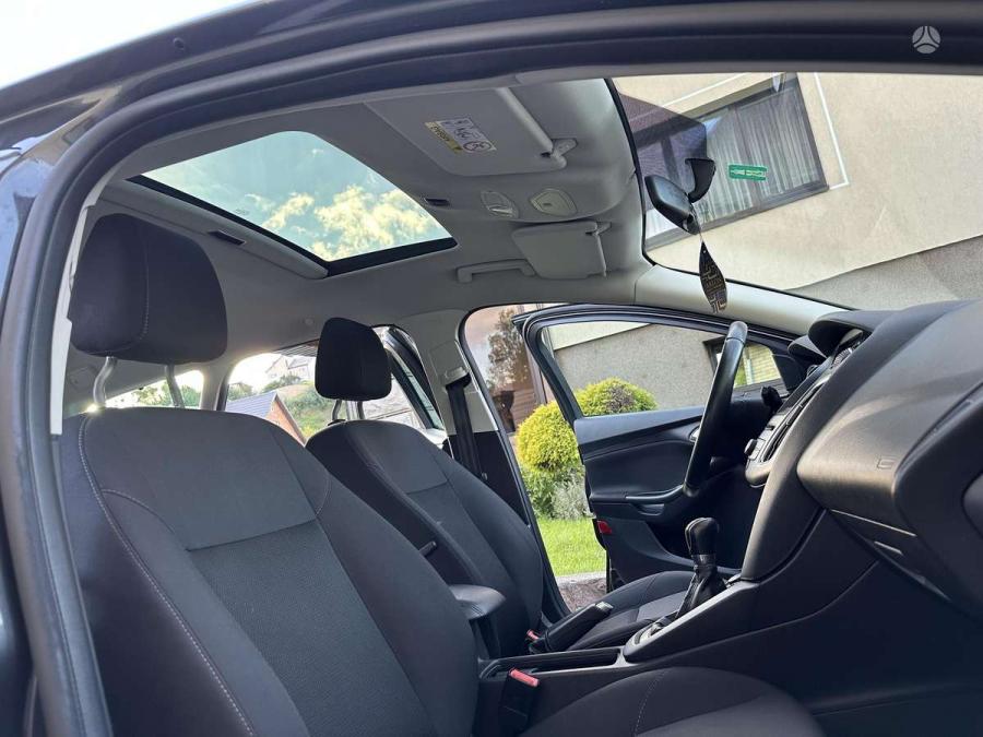 Grey Ford Focus 2017 in Prienai, with an engine capacity of 1.00 L and mileage of 215 thousand km for 4299 €, photo 42 on AUTOMOTO.COM.LV