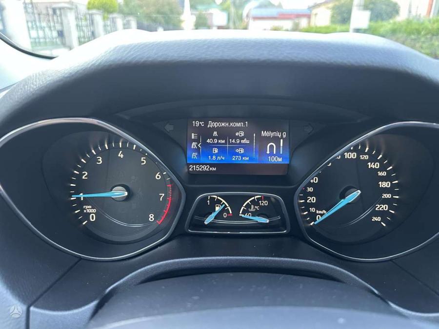 Grey Ford Focus 2017 in Prienai, with an engine capacity of 1.00 L and mileage of 215 thousand km for 4299 €, photo 50 on AUTOMOTO.COM.LV
