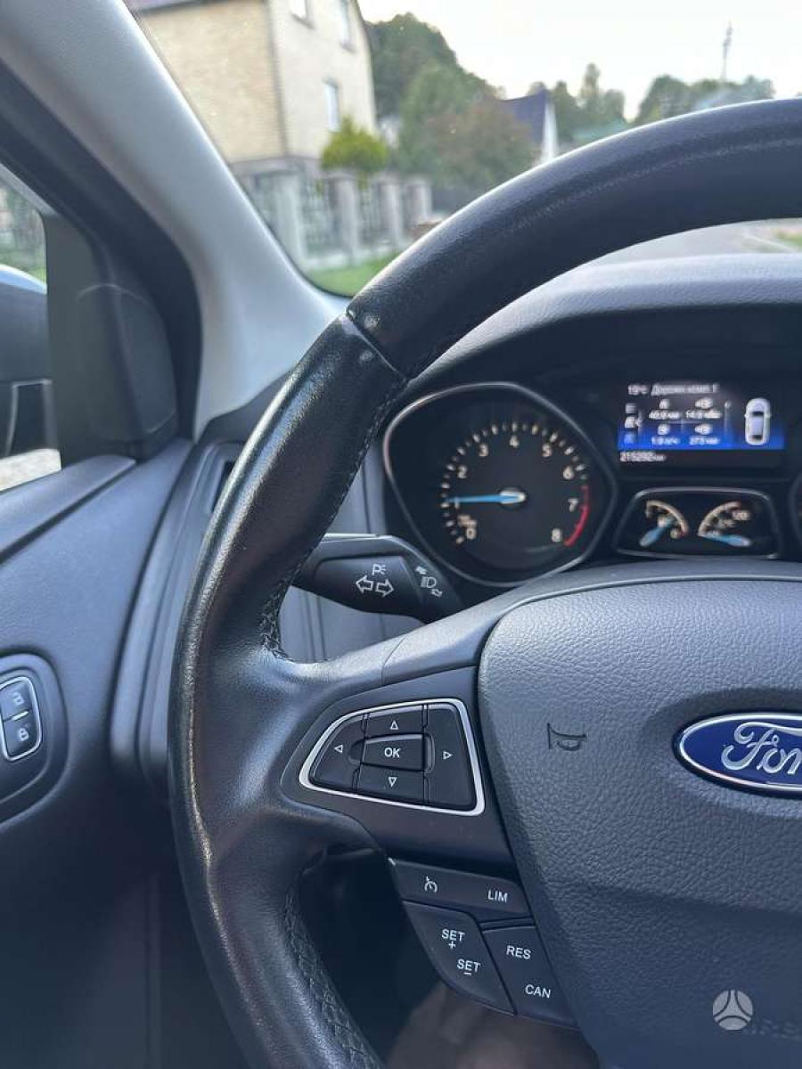 Grey Ford Focus 2017 in Prienai, with an engine capacity of 1.00 L and mileage of 215 thousand km for 4299 €, photo 52 on AUTOMOTO.COM.LV