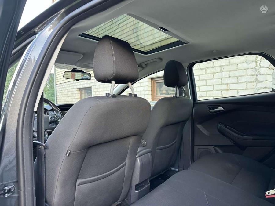 Grey Ford Focus 2017 in Prienai, with an engine capacity of 1.00 L and mileage of 215 thousand km for 4299 €, photo 47 on AUTOMOTO.COM.LV