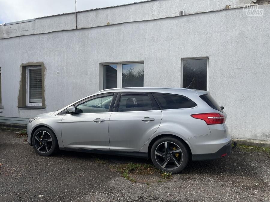 Grey Ford Focus 2017 in Marijampole, with an engine capacity of 1.60 L and mileage of 211 thousand km for 6000 €, photo 5 on AUTOMOTO.COM.LV