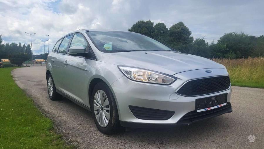Grey Ford Focus 2018 in Siauliai, with an engine capacity of 1.50 L and mileage of 157 thousand km for 4650 €, photo 1 on AUTOMOTO.COM.LV