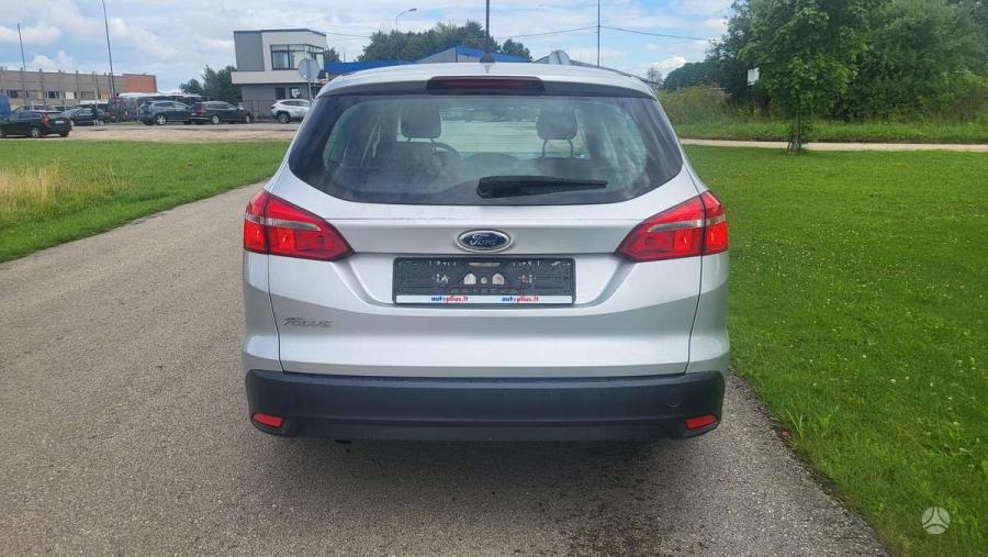 Grey Ford Focus 2018 in Siauliai, with an engine capacity of 1.50 L and mileage of 157 thousand km for 4650 €, photo 8 on AUTOMOTO.COM.LV
