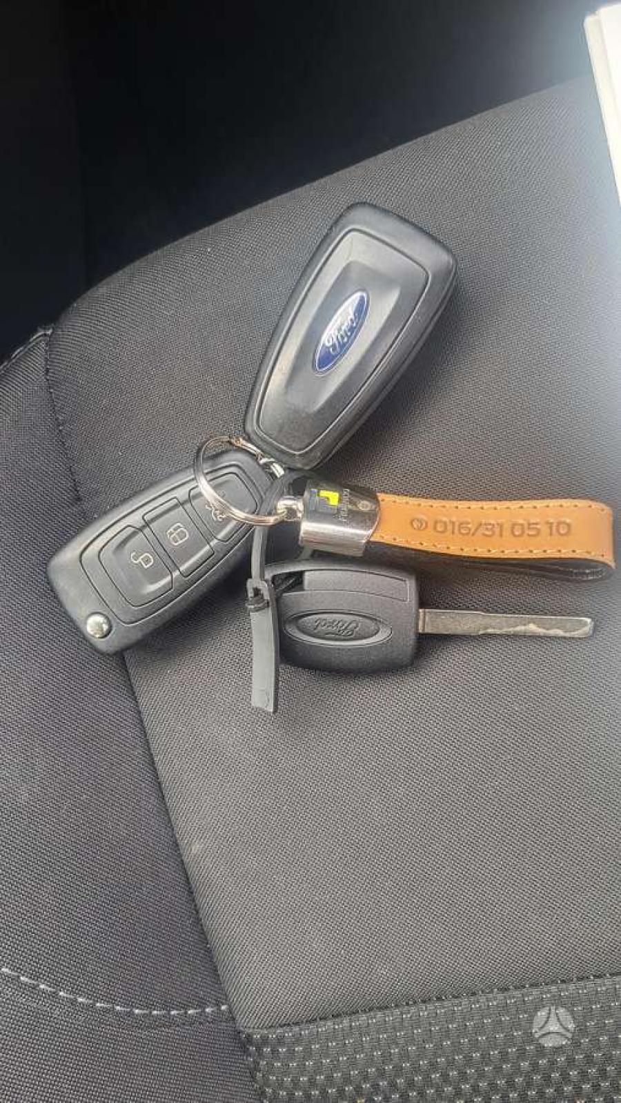 Grey Ford Focus 2018 in Siauliai, with an engine capacity of 1.50 L and mileage of 157 thousand km for 4650 €, photo 14 on AUTOMOTO.COM.LV