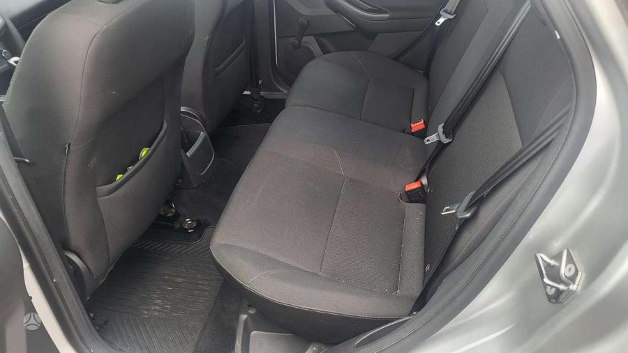 Grey Ford Focus 2018 in Siauliai, with an engine capacity of 1.50 L and mileage of 157 thousand km for 4650 €, photo 19 on AUTOMOTO.COM.LV