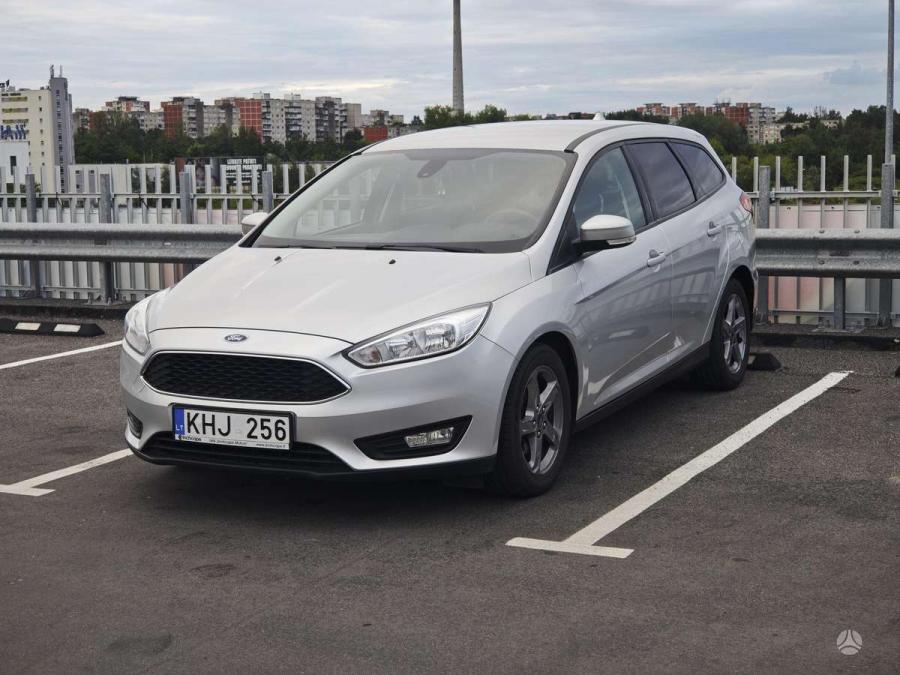 Pelēks Ford Focus 2018 Viļņa, ar dzinēja tilpumu 1.00 L un nobraukumu 138 tūkst. km par 5600 €, foto 1 vietnē AUTOMOTO.COM.LV