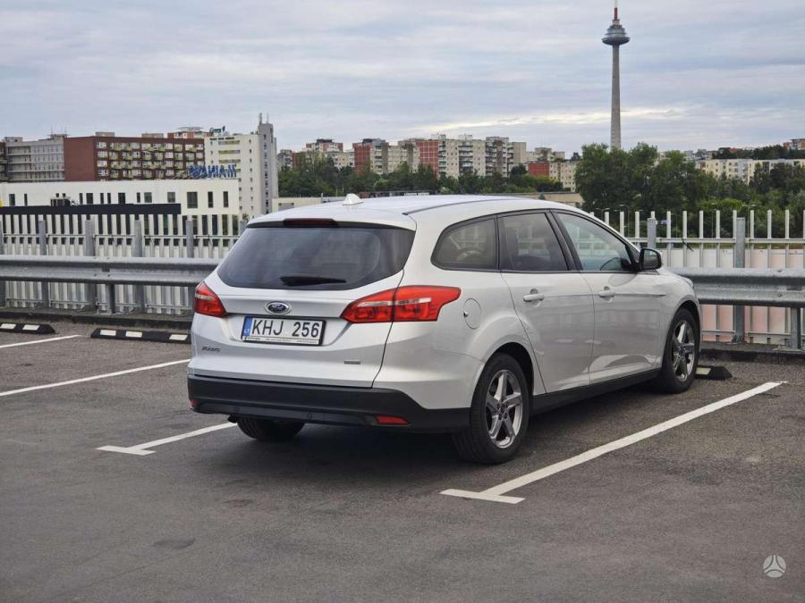 Pelēks Ford Focus 2018 Viļņa, ar dzinēja tilpumu 1.00 L un nobraukumu 138 tūkst. km par 5600 €, foto 6 vietnē AUTOMOTO.COM.LV