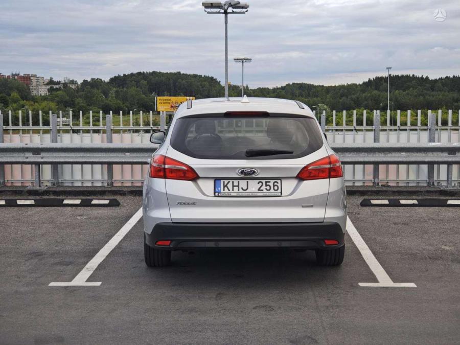 Pelēks Ford Focus 2018 Viļņa, ar dzinēja tilpumu 1.00 L un nobraukumu 138 tūkst. km par 5600 €, foto 7 vietnē AUTOMOTO.COM.LV