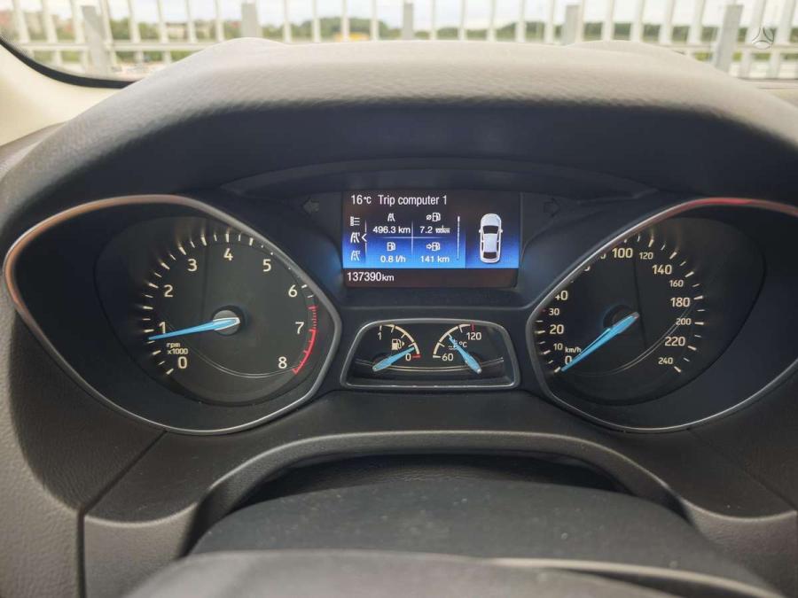 Pelēks Ford Focus 2018 Viļņa, ar dzinēja tilpumu 1.00 L un nobraukumu 138 tūkst. km par 5600 €, foto 12 vietnē AUTOMOTO.COM.LV