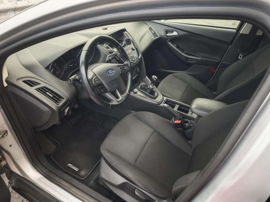 Pelēks Ford Focus 2018 Viļņa, ar dzinēja tilpumu 1.00 L un nobraukumu 138 tūkst. km par 5600 €, foto 13 vietnē AUTOMOTO.COM.LV