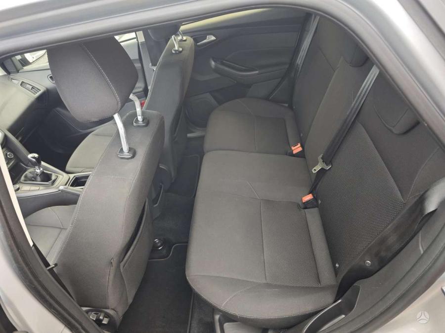 Pelēks Ford Focus 2018 Viļņa, ar dzinēja tilpumu 1.00 L un nobraukumu 138 tūkst. km par 5600 €, foto 14 vietnē AUTOMOTO.COM.LV