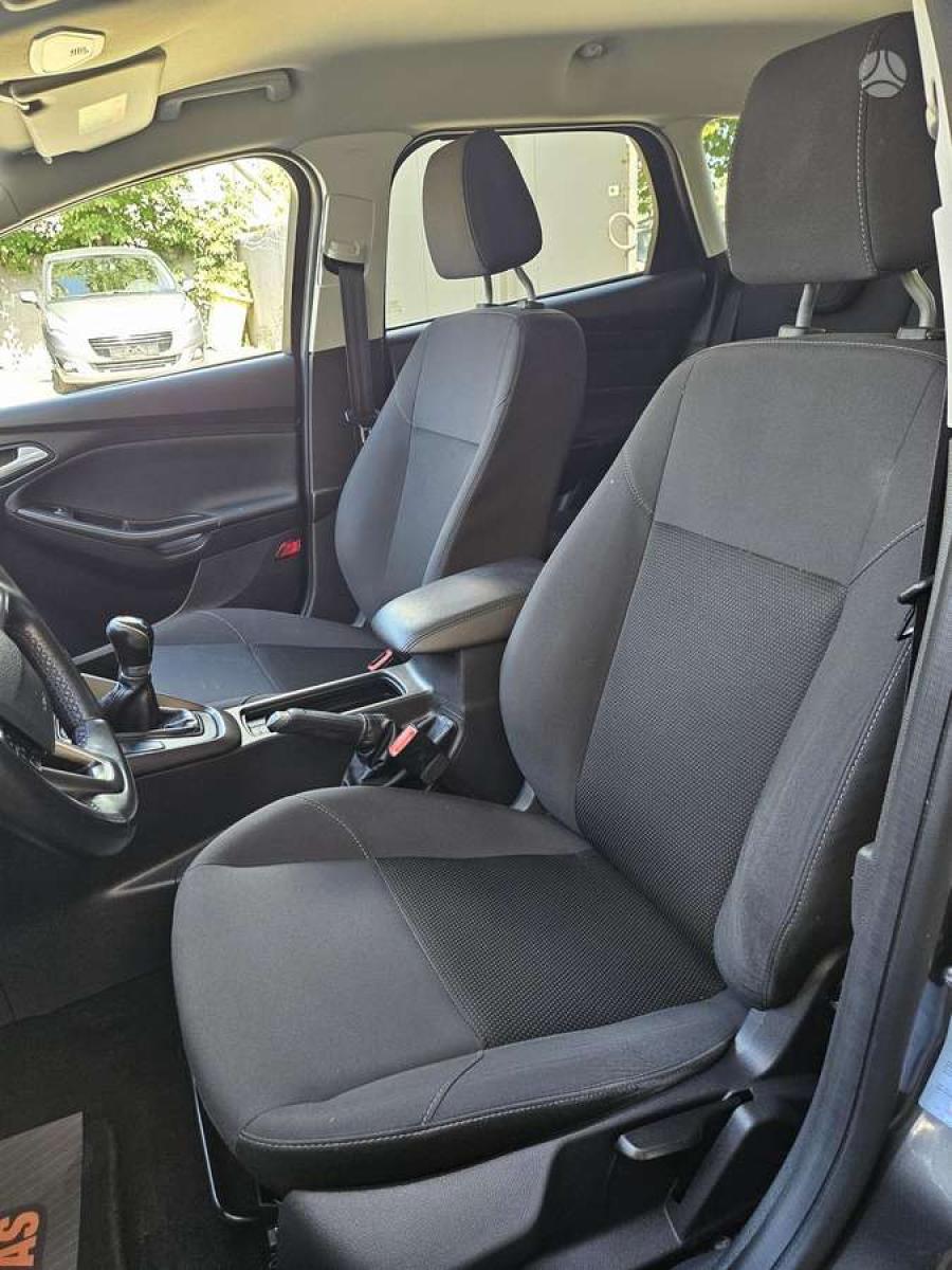Pelēks Ford Focus 2018 Šauļi, ar dzinēja tilpumu 1.00 L un nobraukumu 142 tūkst. km par 5450 €, foto 18 vietnē AUTOMOTO.COM.LV