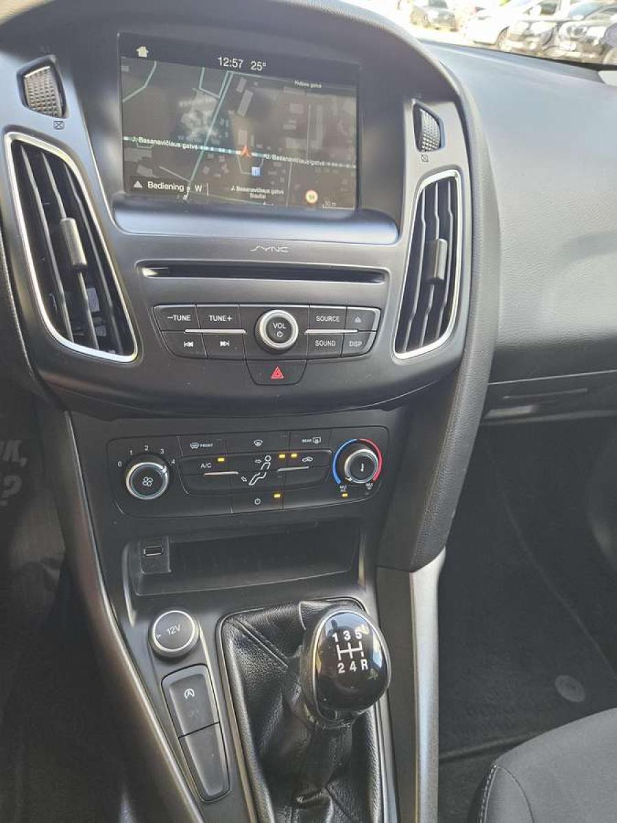Pelēks Ford Focus 2018 Šauļi, ar dzinēja tilpumu 1.00 L un nobraukumu 142 tūkst. km par 5450 €, foto 20 vietnē AUTOMOTO.COM.LV