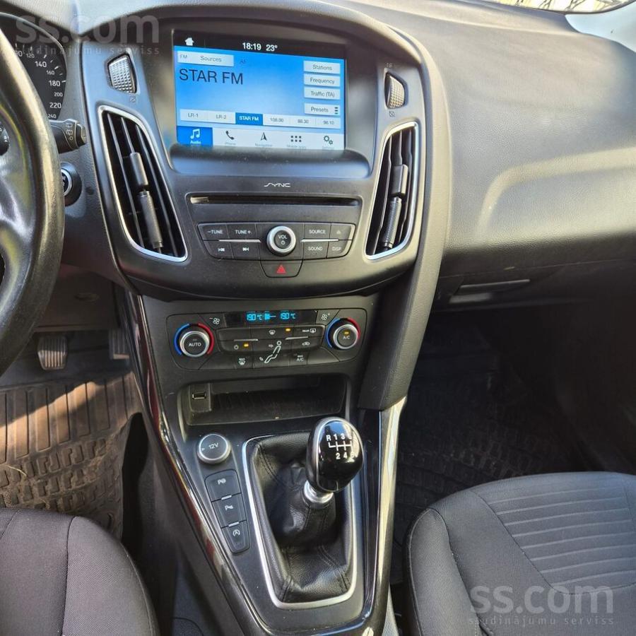 Grey Ford Focus 2018 in Aizkraukle, with an engine capacity of 1.50 L and mileage of 261 thousand km for 7200 €, photo 3 on AUTOMOTO.COM.LV
