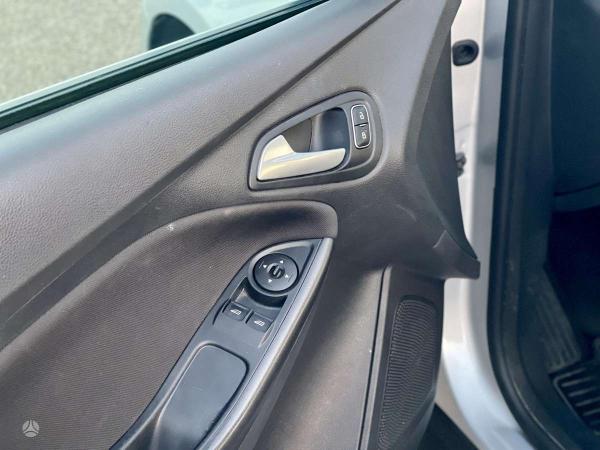 Pelēks Ford Focus 2018 Viļņa, ar dzinēja tilpumu 1.00 L un nobraukumu 126 tūkst. km par 4200 €, foto 10 vietnē AUTOMOTO.COM.LV