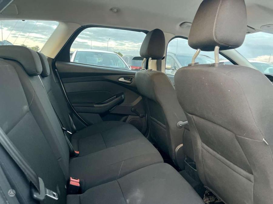 Pelēks Ford Focus 2018 Viļņa, ar dzinēja tilpumu 1.00 L un nobraukumu 126 tūkst. km par 4200 €, foto 18 vietnē AUTOMOTO.COM.LV