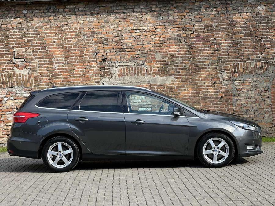 Grey Ford Focus 2018 in Kedainiai, with an engine capacity of 2.00 L and mileage of 304 thousand km for 5700 €, photo 7 on AUTOMOTO.COM.LV