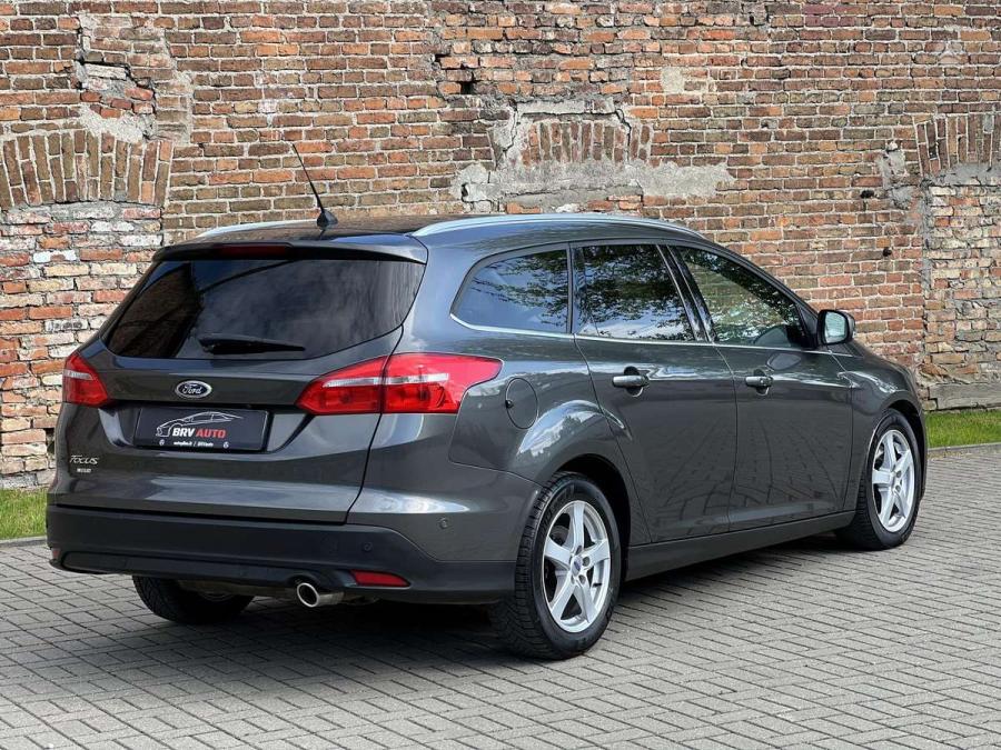 Grey Ford Focus 2018 in Kedainiai, with an engine capacity of 2.00 L and mileage of 304 thousand km for 5700 €, photo 8 on AUTOMOTO.COM.LV