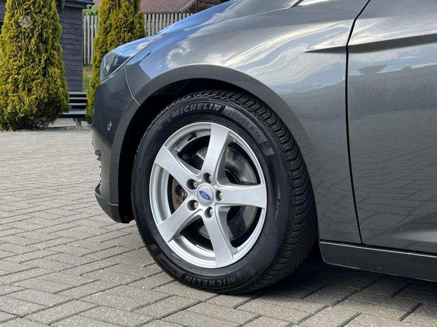 Grey Ford Focus 2018 in Kedainiai, with an engine capacity of 2.00 L and mileage of 304 thousand km for 5700 €, photo 14 on AUTOMOTO.COM.LV