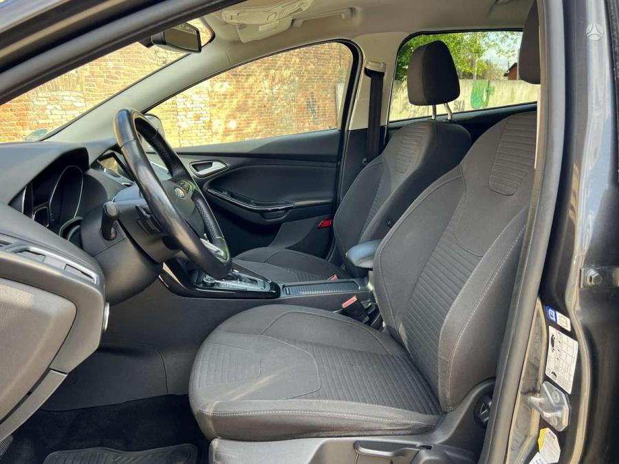 Grey Ford Focus 2018 in Kedainiai, with an engine capacity of 2.00 L and mileage of 304 thousand km for 5700 €, photo 24 on AUTOMOTO.COM.LV