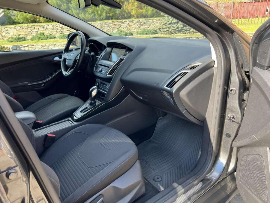Grey Ford Focus 2018 in Kedainiai, with an engine capacity of 2.00 L and mileage of 304 thousand km for 5700 €, photo 28 on AUTOMOTO.COM.LV