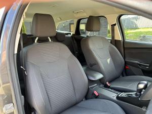 Grey Ford Focus 2018 in Kedainiai, with an engine capacity of 2.00 L and mileage of 304 thousand km for 5700 €, photo 30 on AUTOMOTO.COM.LV