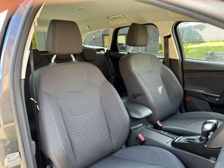 Grey Ford Focus 2018 in Kedainiai, with an engine capacity of 2.00 L and mileage of 304 thousand km for 5700 €, photo 30 on AUTOMOTO.COM.LV