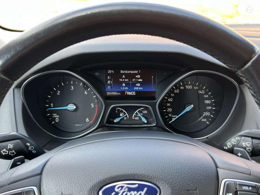 Grey Ford Focus 2018 in Kedainiai, with an engine capacity of 2.00 L and mileage of 304 thousand km for 5700 €, photo 39 on AUTOMOTO.COM.LV