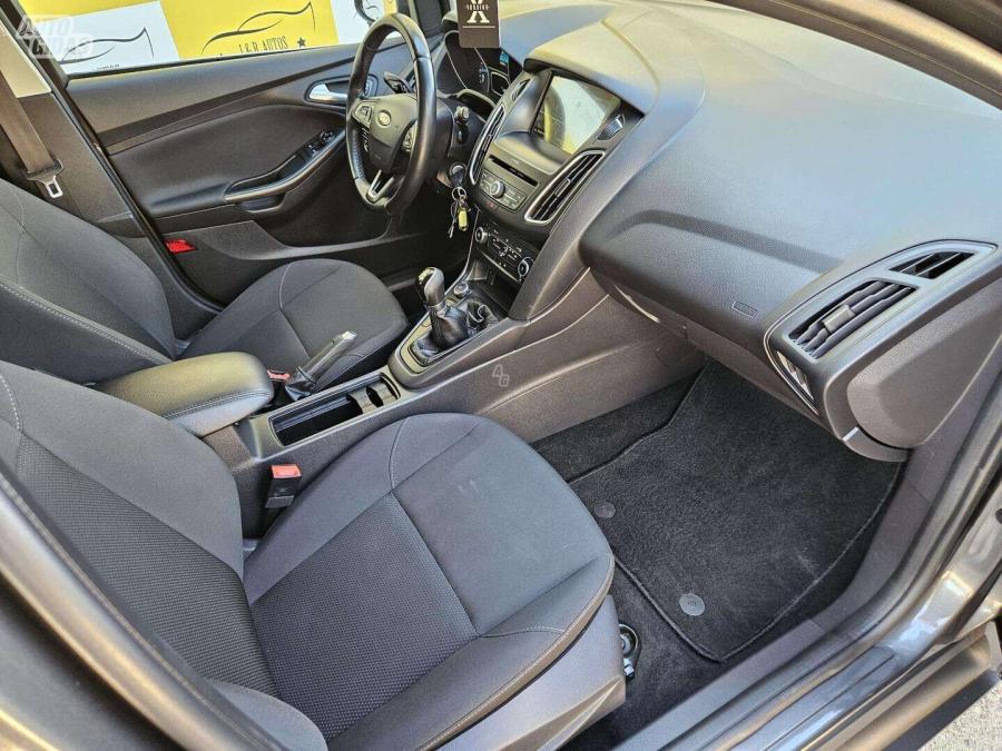 Pelēks Ford Focus 2018 Šauļi, ar dzinēja tilpumu 1.00 L un nobraukumu 142 tūkst. km par 5450 €, foto 16 vietnē AUTOMOTO.COM.LV