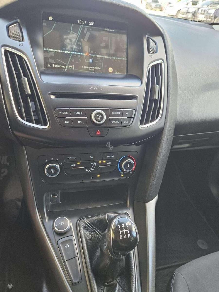 Pelēks Ford Focus 2018 Šauļi, ar dzinēja tilpumu 1.00 L un nobraukumu 142 tūkst. km par 5450 €, foto 20 vietnē AUTOMOTO.COM.LV