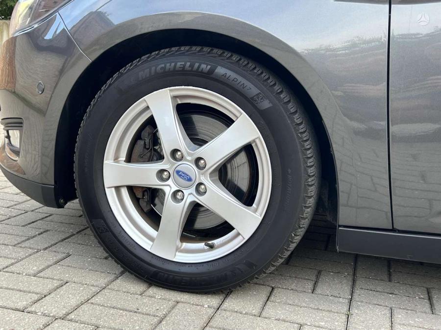Pelēks Ford Focus 2018 Kėdainiai, ar dzinēja tilpumu 2.00 L un nobraukumu 305 tūkst. km par 5650 €, foto 15 vietnē AUTOMOTO.COM.LV
