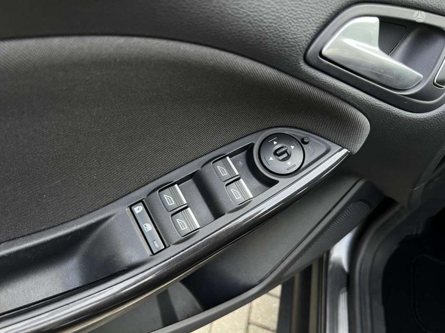 Pelēks Ford Focus 2018 Kėdainiai, ar dzinēja tilpumu 2.00 L un nobraukumu 305 tūkst. km par 5650 €, foto 29 vietnē AUTOMOTO.COM.LV