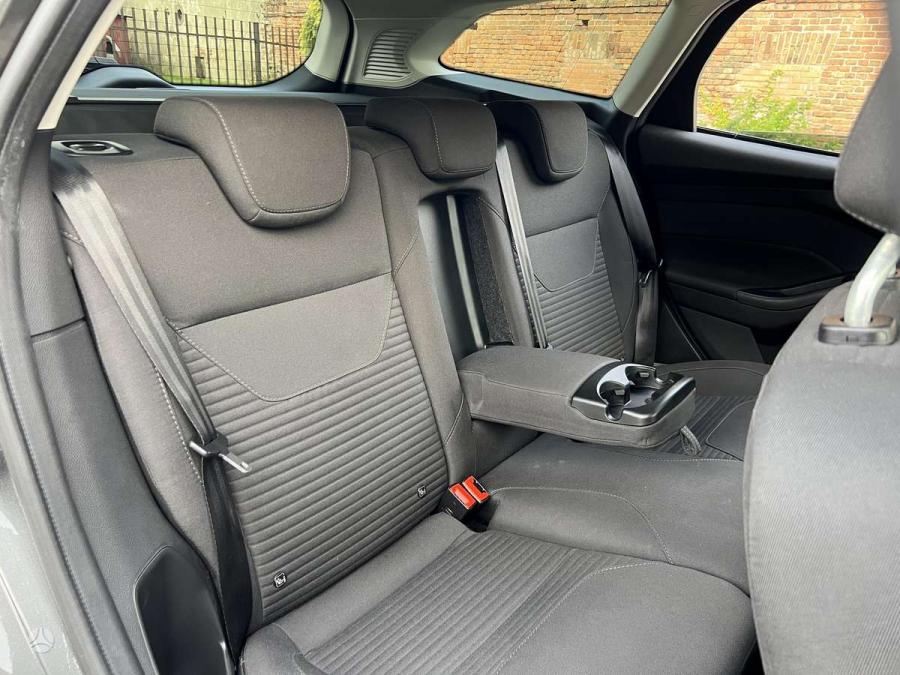 Pelēks Ford Focus 2018 Kėdainiai, ar dzinēja tilpumu 2.00 L un nobraukumu 305 tūkst. km par 5650 €, foto 32 vietnē AUTOMOTO.COM.LV