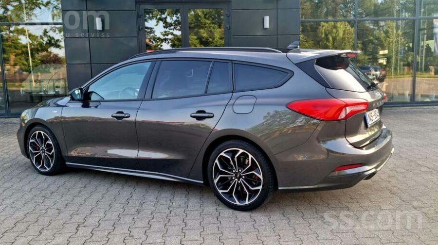 Grey Ford Focus 2019 in Riga, with an engine capacity of 2.00 L and mileage of 0 thousand km for 13500 €, photo 5 on AUTOMOTO.COM.LV