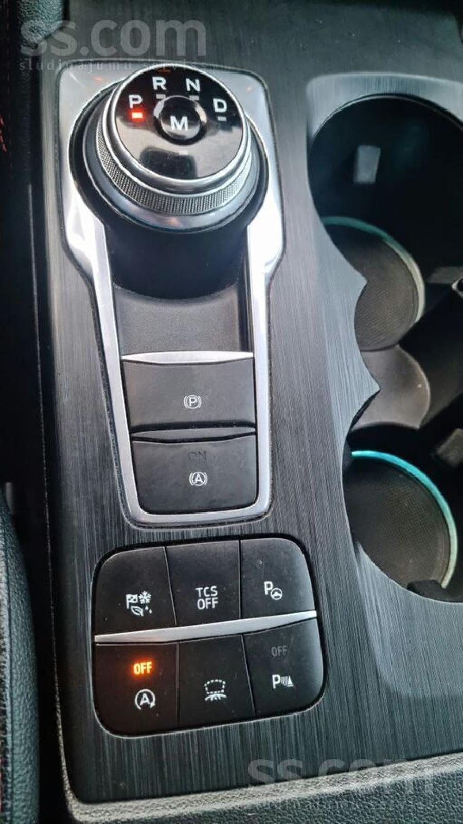 Grey Ford Focus 2019 in Riga, with an engine capacity of 2.00 L and mileage of 0 thousand km for 13500 €, photo 7 on AUTOMOTO.COM.LV