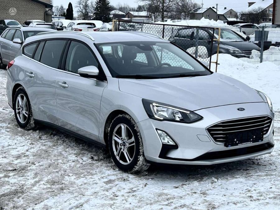 Grey Ford Focus 2019 in Kretinga, with an engine capacity of 1.00 L and mileage of 70 thousand km for 7950 €, photo 2 on AUTOMOTO.COM.LV