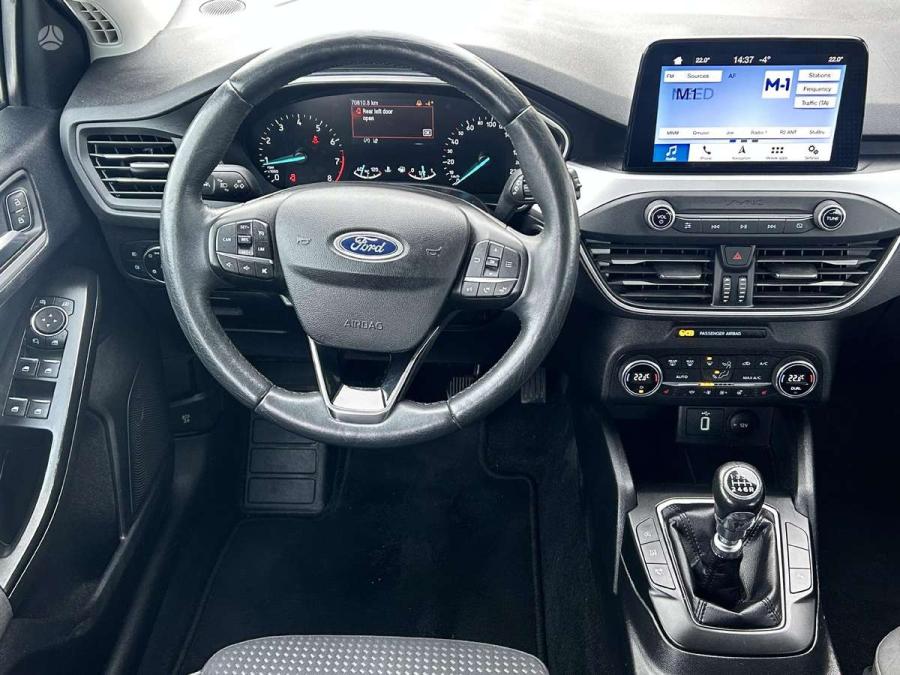 Grey Ford Focus 2019 in Kretinga, with an engine capacity of 1.00 L and mileage of 70 thousand km for 7950 €, photo 14 on AUTOMOTO.COM.LV