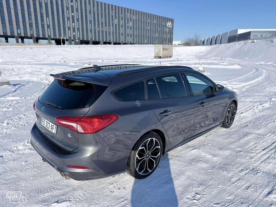 Grey Ford Focus 2019 in Vilnius, with an engine capacity of 1.50 L and mileage of 138 thousand km for 10900 €, photo 2 on AUTOMOTO.COM.LV