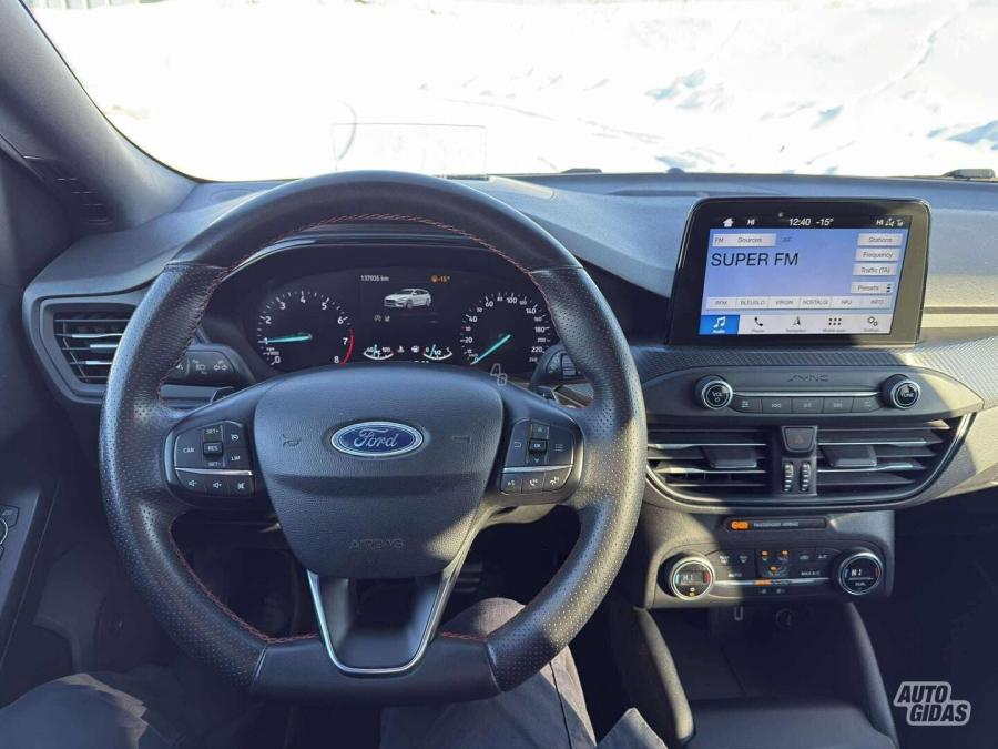 Grey Ford Focus 2019 in Vilnius, with an engine capacity of 1.50 L and mileage of 138 thousand km for 10900 €, photo 17 on AUTOMOTO.COM.LV