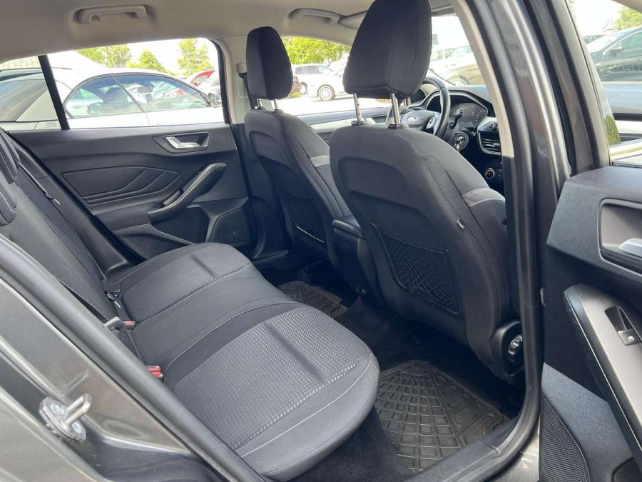 Grey Ford Focus 2019 in Kedainiai, with an engine capacity of 1.50 L and mileage of 240 thousand km for 7650 €, photo 24 on AUTOMOTO.COM.LV
