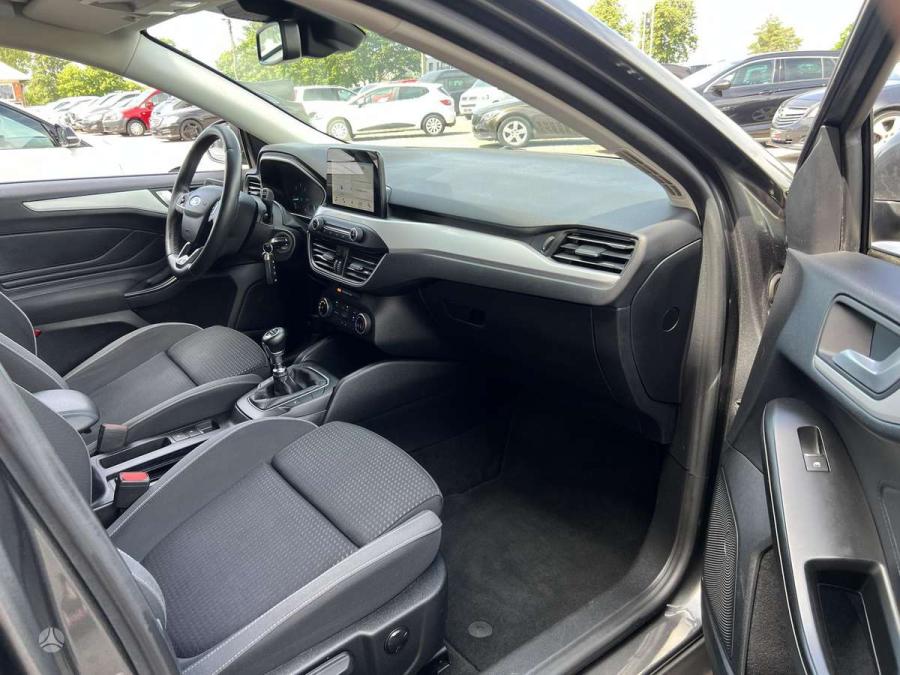 Grey Ford Focus 2019 in Kedainiai, with an engine capacity of 1.50 L and mileage of 240 thousand km for 7650 €, photo 26 on AUTOMOTO.COM.LV