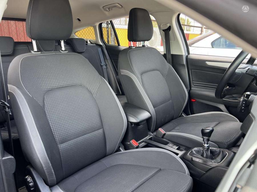 Grey Ford Focus 2019 in Kedainiai, with an engine capacity of 1.50 L and mileage of 240 thousand km for 7650 €, photo 27 on AUTOMOTO.COM.LV
