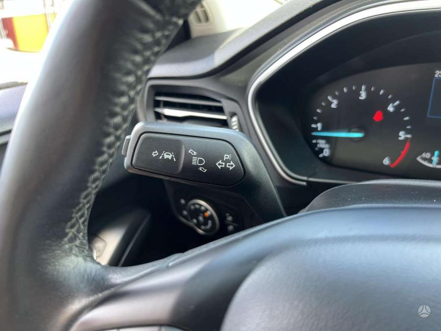 Grey Ford Focus 2019 in Kedainiai, with an engine capacity of 1.50 L and mileage of 240 thousand km for 7650 €, photo 36 on AUTOMOTO.COM.LV