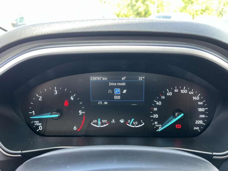 Grey Ford Focus 2019 in Kedainiai, with an engine capacity of 1.50 L and mileage of 240 thousand km for 7650 €, photo 37 on AUTOMOTO.COM.LV